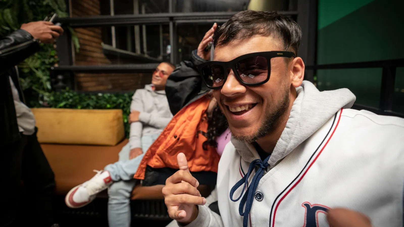 Sole Distributors - Messy Weekend